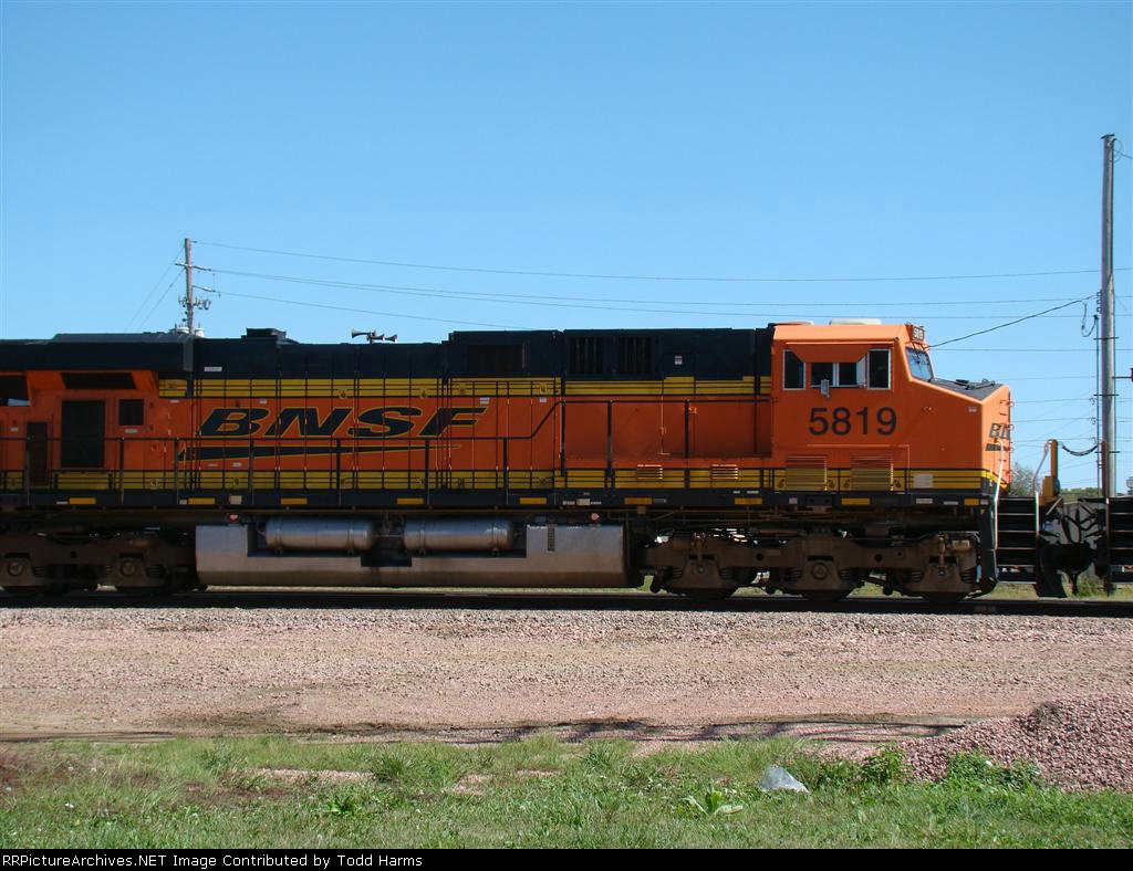 BNSF 5819